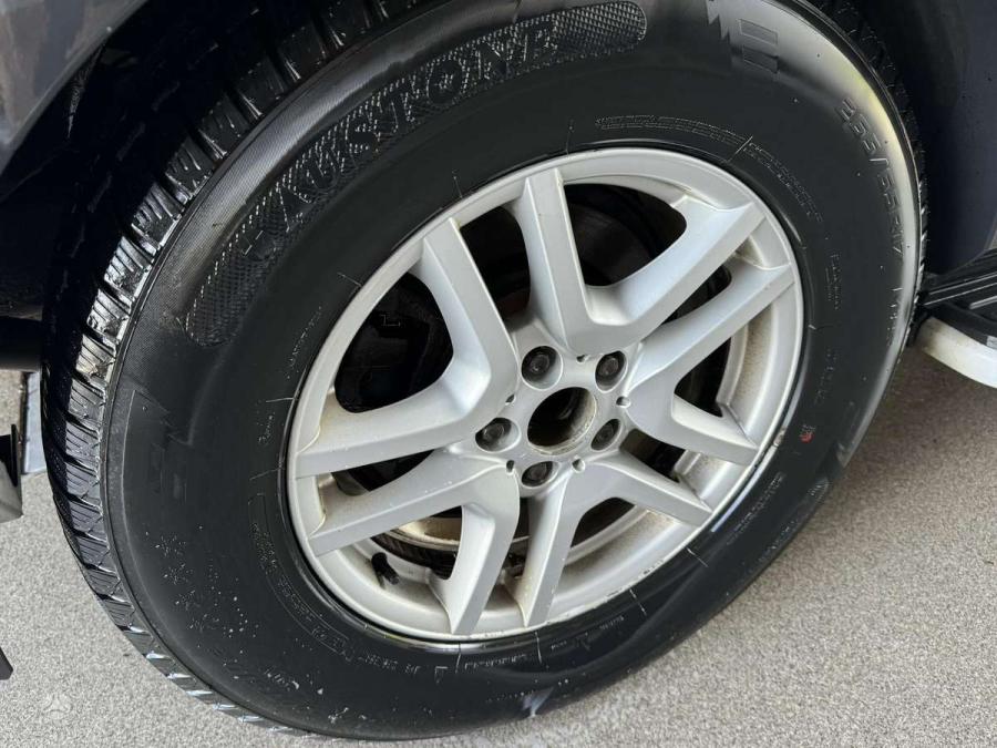 Zils Land Rover Discovery 2005 Viļņa, ar dzinēja tilpumu 2.72 L un nobraukumu 330 tūkst. km par 1700 €, foto 8 vietnē AUTOMOTO.COM.LV