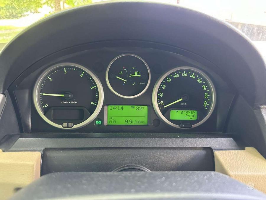 Zils Land Rover Discovery 2008 Viļņa, ar dzinēja tilpumu 2.72 L un nobraukumu 379 tūkst. km par 3900 €, foto 12 vietnē AUTOMOTO.COM.LV