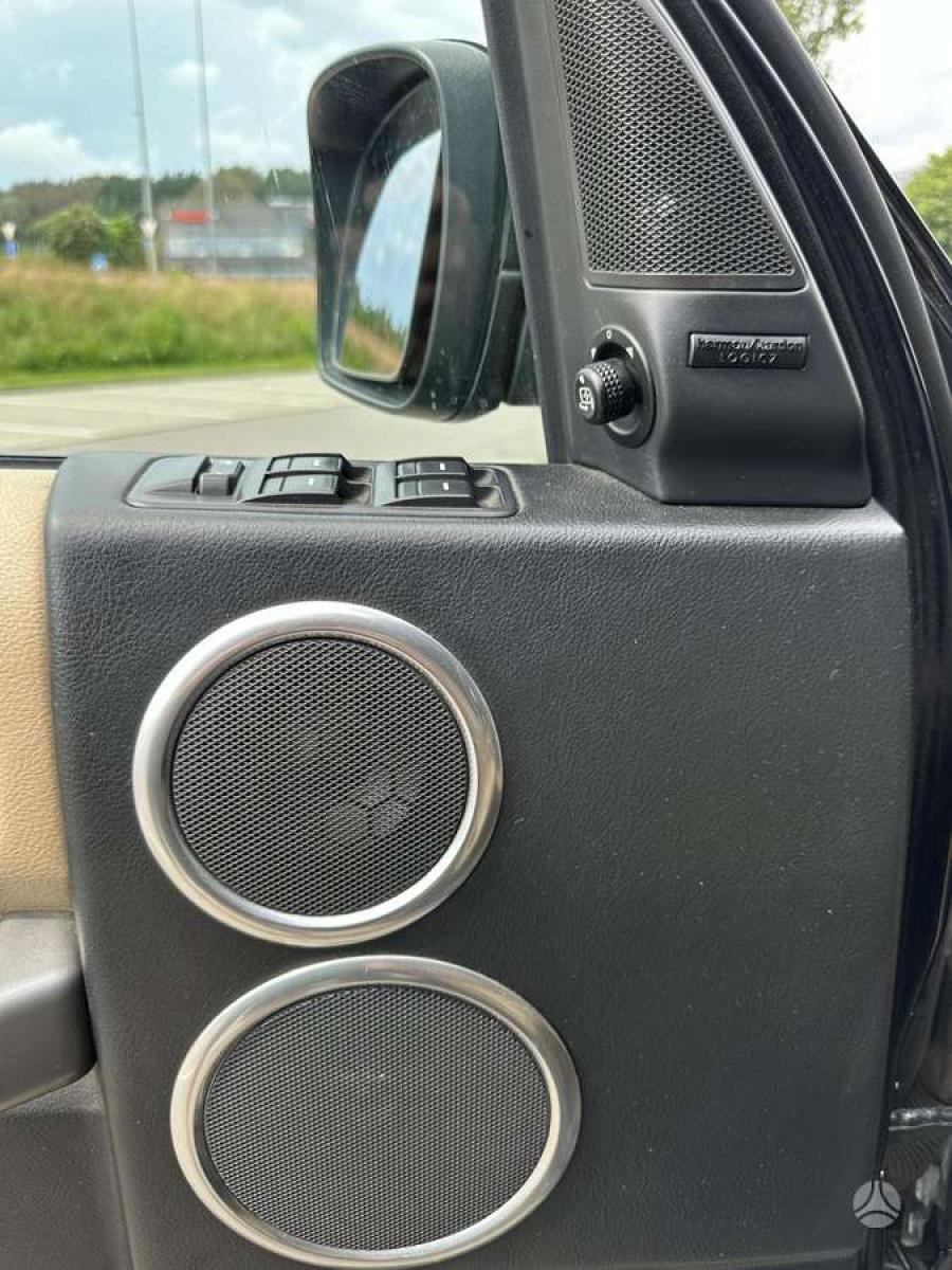 Zils Land Rover Discovery 2008 Viļņa, ar dzinēja tilpumu 2.72 L un nobraukumu 379 tūkst. km par 3900 €, foto 14 vietnē AUTOMOTO.COM.LV