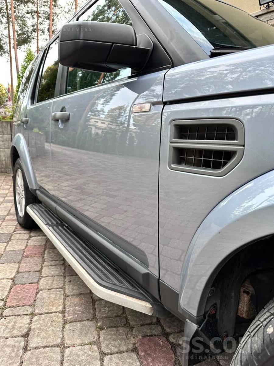 Zils Land Rover Discovery 2009 Rīga, ar dzinēja tilpumu 2.70 L un nobraukumu 208 tūkst. km par 3980 €, foto 20 vietnē AUTOMOTO.COM.LV