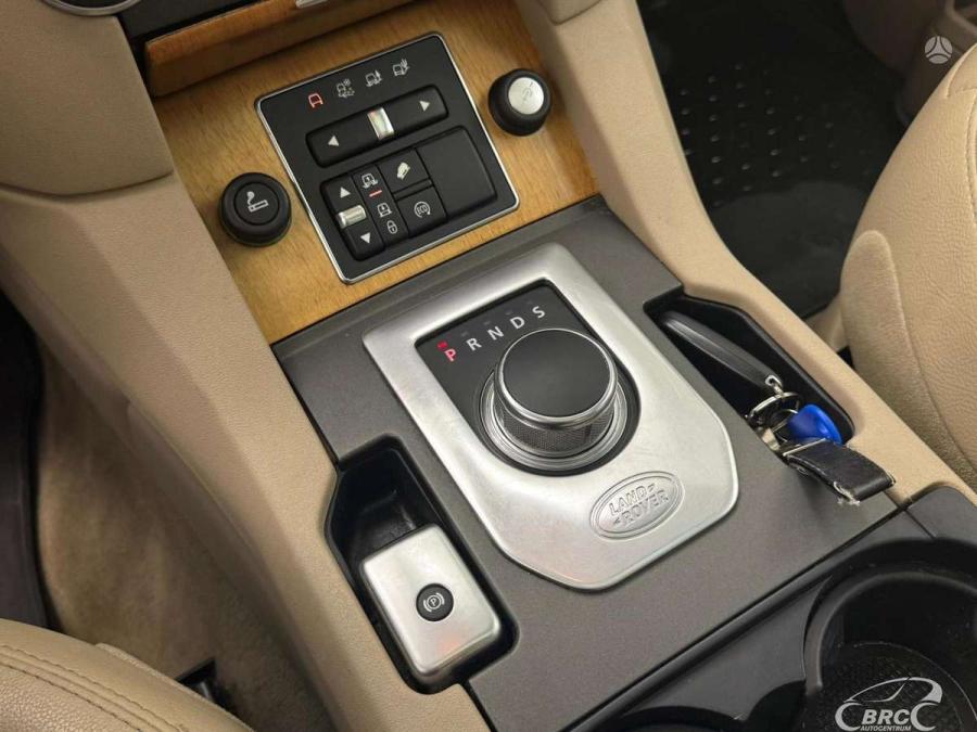 Zils Land Rover Discovery 2015 Viļņa, ar dzinēja tilpumu 3.00 L un nobraukumu 201 tūkst. km par 11900 €, foto 16 vietnē AUTOMOTO.COM.LV