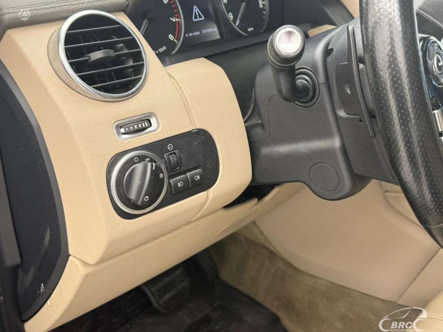 Zils Land Rover Discovery 2015 Viļņa, ar dzinēja tilpumu 3.00 L un nobraukumu 201 tūkst. km par 11900 €, foto 23 vietnē AUTOMOTO.COM.LV