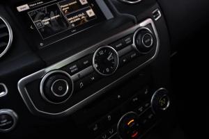 Zils Land Rover Discovery 2016 Jelgava, ar dzinēja tilpumu 3.00 L un nobraukumu 242 tūkst. km par 12999 €, foto 18 vietnē AUTOMOTO.COM.LV