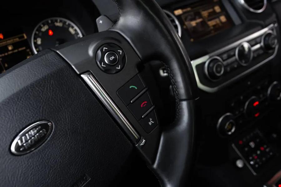 Zils Land Rover Discovery 2016 Jelgava, ar dzinēja tilpumu 3.00 L un nobraukumu 242 tūkst. km par 12999 €, foto 20 vietnē AUTOMOTO.COM.LV