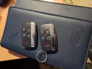 Zils Land Rover Discovery 2017 Rīga, ar dzinēja tilpumu 2.00 L un nobraukumu 170 tūkst. km par 18900 €, foto 15 vietnē AUTOMOTO.COM.LV