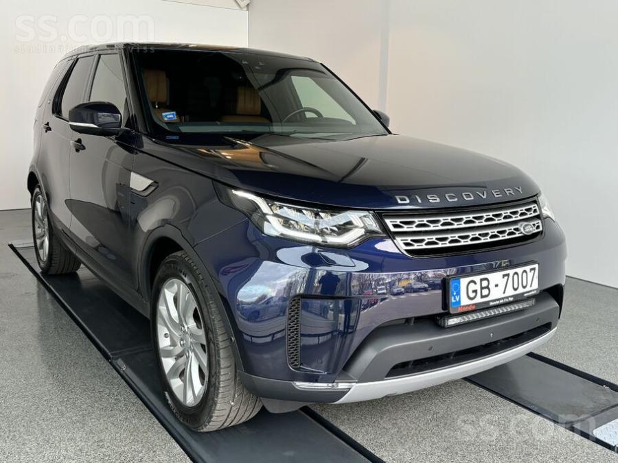 Blue Land Rover Discovery 2018 in Riga, with an engine capacity of 3.00 L and mileage of 218 thousand km for 29900 €, photo 3 on AUTOMOTO.COM.LV
