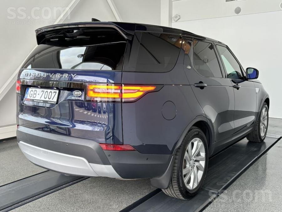 Blue Land Rover Discovery 2018 in Riga, with an engine capacity of 3.00 L and mileage of 218 thousand km for 29900 €, photo 6 on AUTOMOTO.COM.LV