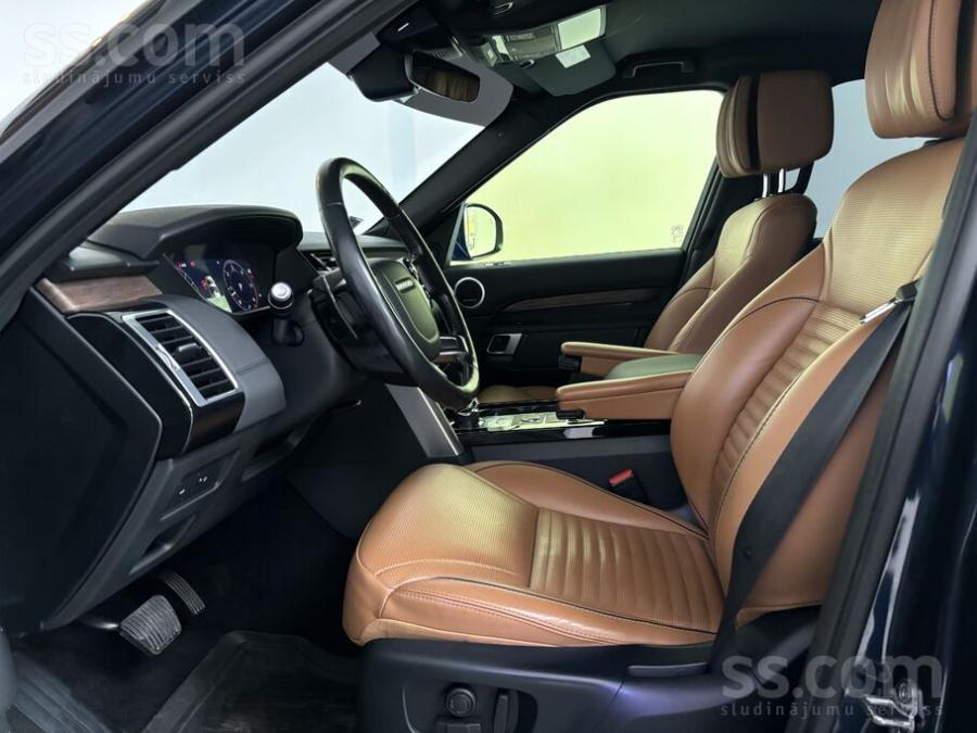 Blue Land Rover Discovery 2018 in Riga, with an engine capacity of 3.00 L and mileage of 218 thousand km for 29900 €, photo 7 on AUTOMOTO.COM.LV