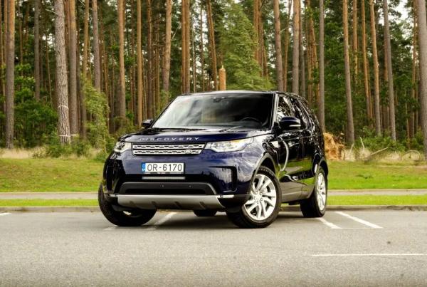Blue Land Rover Discovery 2018 in Riga, with an engine capacity of 3.00 L and mileage of 237 thousand km for 20990 €, photo 1 on AUTOMOTO.COM.LV