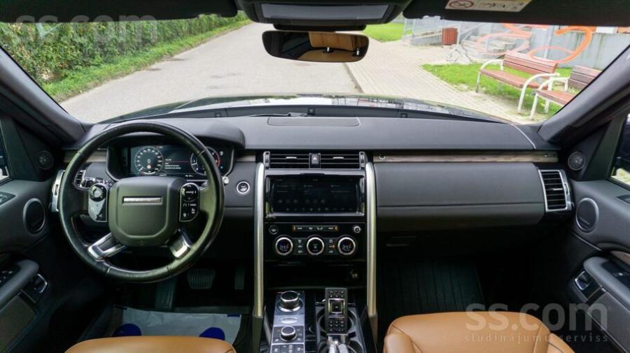 Blue Land Rover Discovery 2018 in Riga, with an engine capacity of 3.00 L and mileage of 237 thousand km for 19590 €, photo 13 on AUTOMOTO.COM.LV