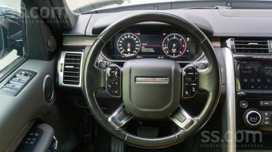 Blue Land Rover Discovery 2018 in Riga, with an engine capacity of 3.00 L and mileage of 237 thousand km for 19590 €, photo 15 on AUTOMOTO.COM.LV