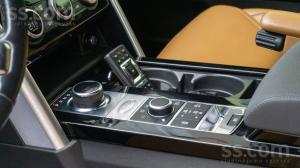 Blue Land Rover Discovery 2018 in Riga, with an engine capacity of 3.00 L and mileage of 237 thousand km for 19590 €, photo 16 on AUTOMOTO.COM.LV