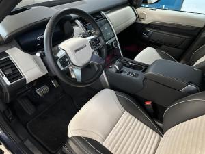Blue Land Rover Discovery 2024 in Vilnius, with an engine capacity of 3.00 L and mileage of 34 thousand km for 64500 €, photo 9 on AUTOMOTO.COM.LV