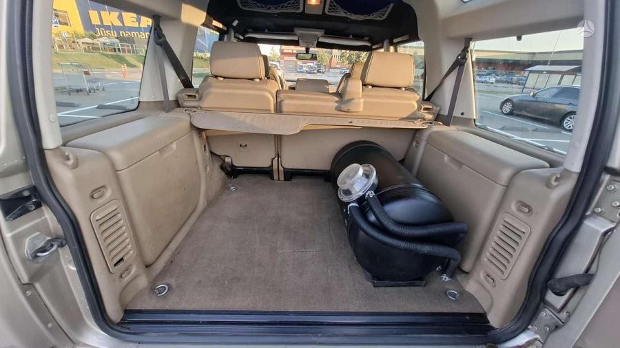 Brown Land Rover Discovery 2002 in Vilnius, with an engine capacity of 3.95 L and mileage of 235 thousand km for 4900 €, photo 8 on AUTOMOTO.COM.LV