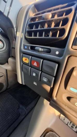 Brown Land Rover Discovery 2002 in Vilnius, with an engine capacity of 3.95 L and mileage of 235 thousand km for 4900 €, photo 16 on AUTOMOTO.COM.LV