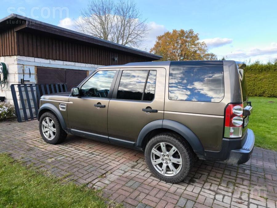 Brown Land Rover Discovery 2010 in Jelgava, with an engine capacity of 2.70 L and mileage of 328 thousand km for 7800 €, photo 2 on AUTOMOTO.COM.LV