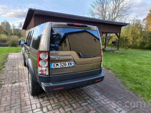 Brown Land Rover Discovery 2010 in Jelgava, with an engine capacity of 2.70 L and mileage of 328 thousand km for 7800 €, photo 5 on AUTOMOTO.COM.LV