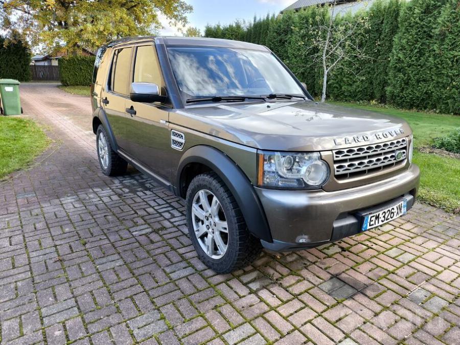 Brown Land Rover Discovery 2010 in Jelgava, with an engine capacity of 2.70 L and mileage of 328 thousand km for 7800 €, photo 7 on AUTOMOTO.COM.LV