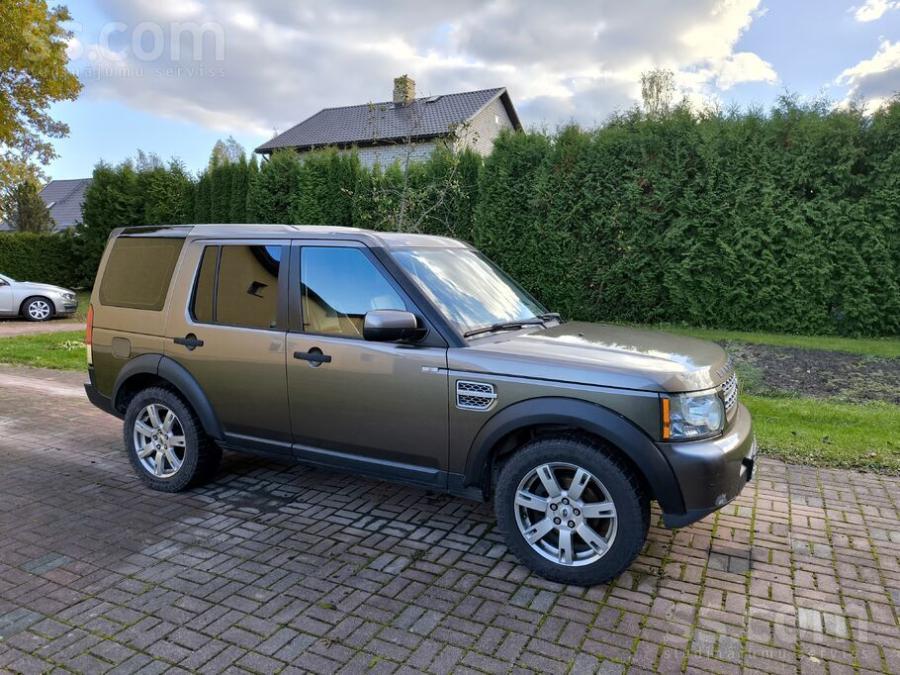 Brown Land Rover Discovery 2010 in Jelgava, with an engine capacity of 2.70 L and mileage of 328 thousand km for 7800 €, photo 8 on AUTOMOTO.COM.LV