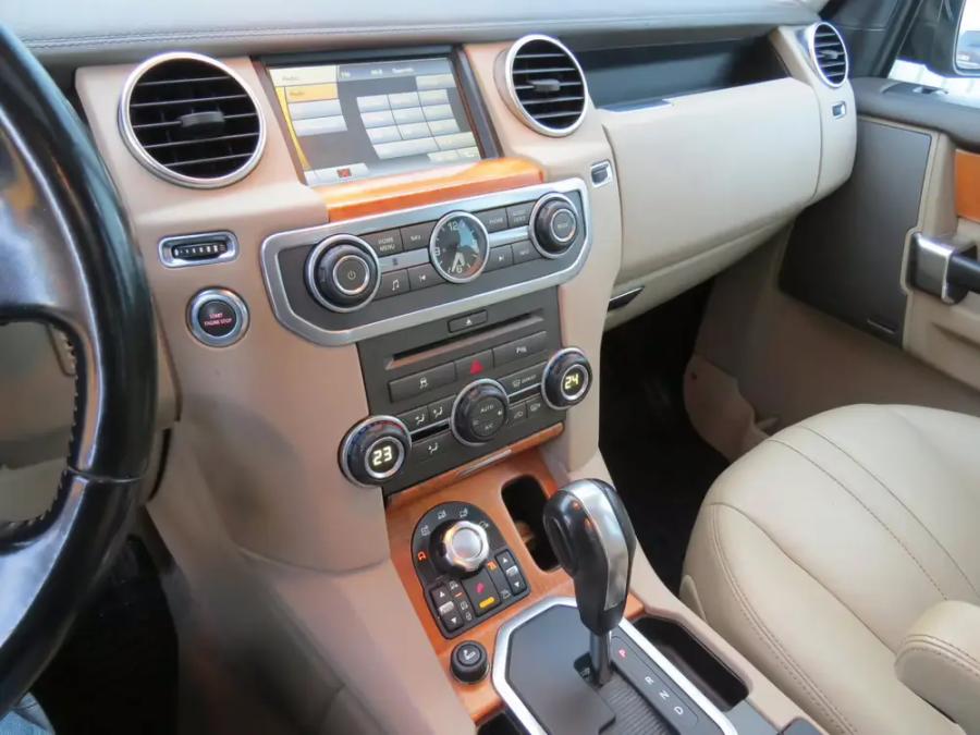 Brūns Land Rover Discovery 2010 Rīga, ar dzinēja tilpumu 3.00 L un nobraukumu 240 tūkst. km par 9900 €, foto 13 vietnē AUTOMOTO.COM.LV