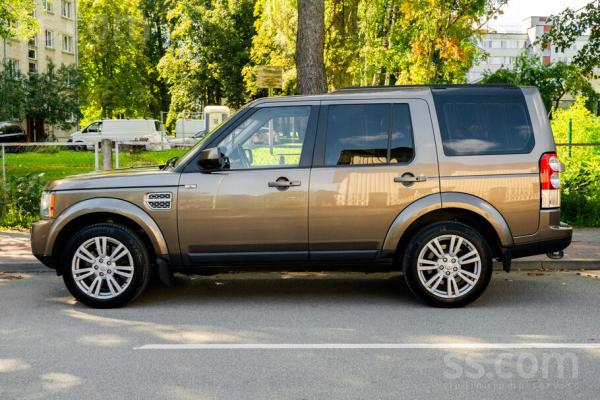 Brown Land Rover Discovery 2010 in Valmiera, with an engine capacity of 3.00 L and mileage of 310 thousand km for 11500 €, photo 1 on AUTOMOTO.COM.LV