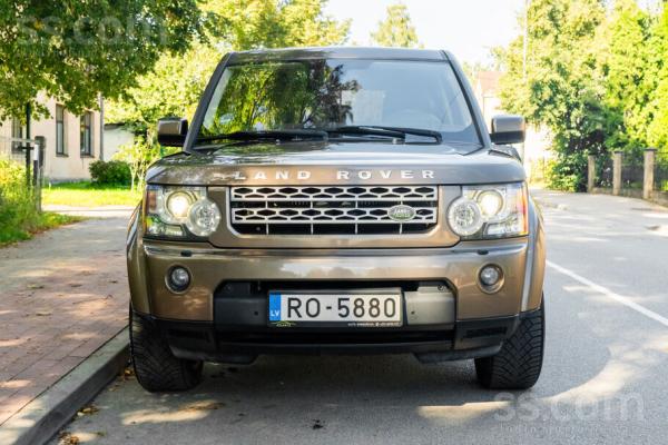 Brown Land Rover Discovery 2010 in Valmiera, with an engine capacity of 3.00 L and mileage of 310 thousand km for 11500 €, photo 5 on AUTOMOTO.COM.LV