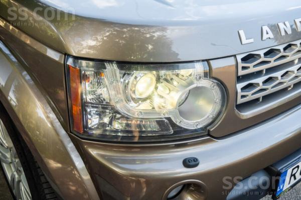 Brown Land Rover Discovery 2010 in Valmiera, with an engine capacity of 3.00 L and mileage of 310 thousand km for 11500 €, photo 7 on AUTOMOTO.COM.LV