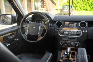 Brown Land Rover Discovery 2010 in Valmiera, with an engine capacity of 3.00 L and mileage of 310 thousand km for 10500 €, photo 6 on AUTOMOTO.COM.LV