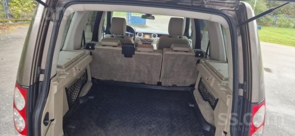 Brown Land Rover Discovery 2011 in Riga, with an engine capacity of 3.00 L and mileage of 330 thousand km for 6100 €, photo 5 on AUTOMOTO.COM.LV