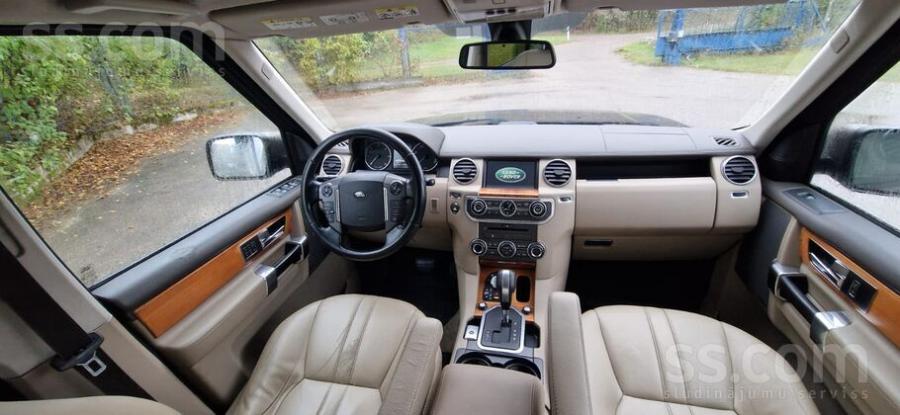 Brown Land Rover Discovery 2011 in Riga, with an engine capacity of 3.00 L and mileage of 330 thousand km for 6100 €, photo 8 on AUTOMOTO.COM.LV