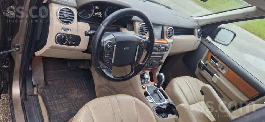 Brown Land Rover Discovery 2011 in Riga, with an engine capacity of 3.00 L and mileage of 330 thousand km for 6100 €, photo 9 on AUTOMOTO.COM.LV