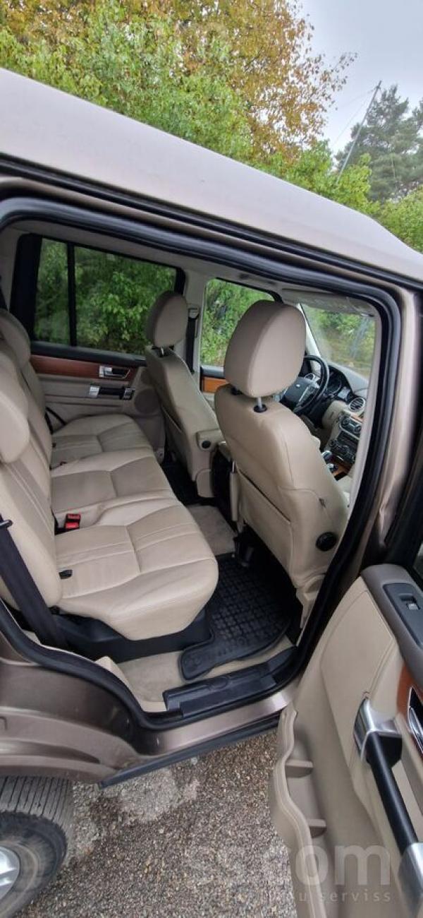 Brown Land Rover Discovery 2011 in Riga, with an engine capacity of 3.00 L and mileage of 330 thousand km for 6100 €, photo 10 on AUTOMOTO.COM.LV