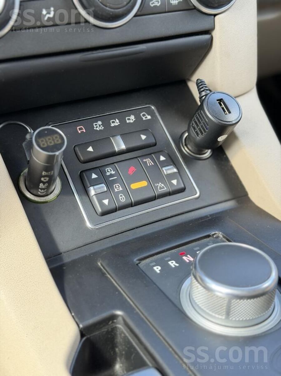 Brūns Land Rover Discovery 2012 Valmiera, ar dzinēja tilpumu 3.00 L un nobraukumu 335 tūkst. km par 16500 €, foto 17 vietnē AUTOMOTO.COM.LV