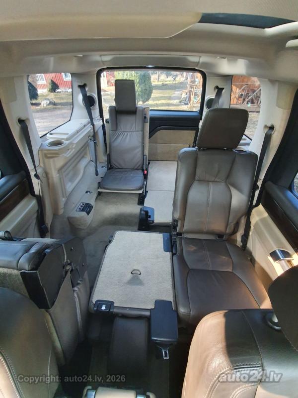 Brūns Land Rover Discovery 2013 Tallina, ar dzinēja tilpumu 3.00 L un nobraukumu 249 tūkst. km par 15900 €, foto 11 vietnē AUTOMOTO.COM.LV