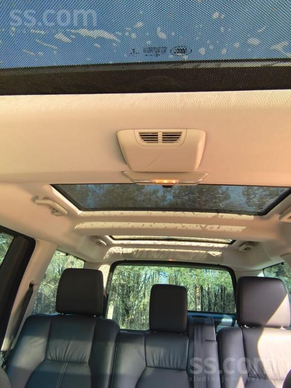 Brūns Land Rover Discovery 2014 Daugavpils, ar dzinēja tilpumu 3.00 L un nobraukumu 282 tūkst. km par 10000 €, foto 3 vietnē AUTOMOTO.COM.LV