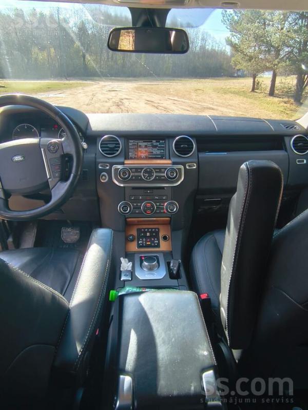 Brūns Land Rover Discovery 2014 Daugavpils, ar dzinēja tilpumu 3.00 L un nobraukumu 282 tūkst. km par 10000 €, foto 4 vietnē AUTOMOTO.COM.LV