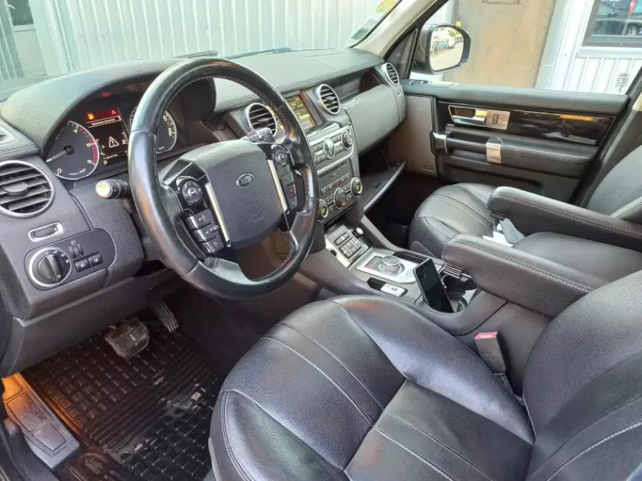 Brown Land Rover Discovery 2014 in Riga, with an engine capacity of 3.00 L and mileage of 0 thousand km for 12209 €, photo 13 on AUTOMOTO.COM.LV