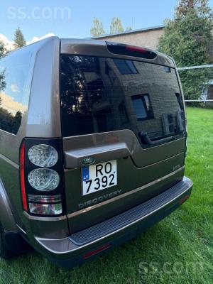Brown Land Rover Discovery 2014 in Riga, with an engine capacity of 3.00 L and mileage of 207 thousand km for 13000 €, photo 8 on AUTOMOTO.COM.LV