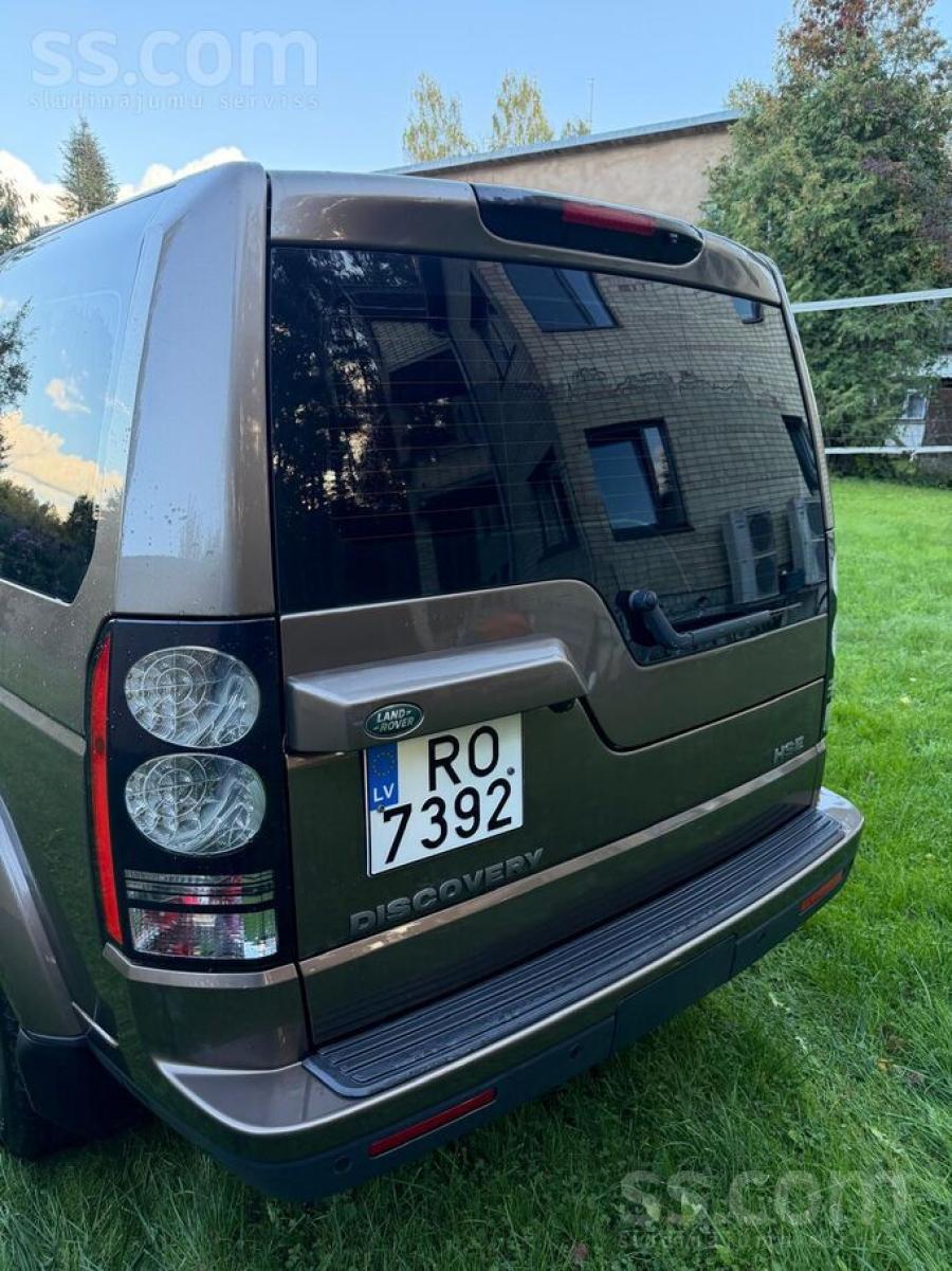 Brown Land Rover Discovery 2014 in Riga, with an engine capacity of 3.00 L and mileage of 207 thousand km for 13000 €, photo 8 on AUTOMOTO.COM.LV