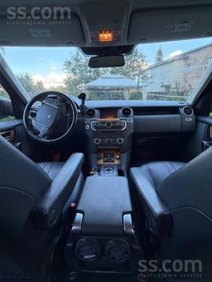 Brown Land Rover Discovery 2014 in Riga, with an engine capacity of 3.00 L and mileage of 207 thousand km for 13000 €, photo 9 on AUTOMOTO.COM.LV