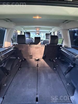 Brown Land Rover Discovery 2014 in Riga, with an engine capacity of 3.00 L and mileage of 207 thousand km for 13000 €, photo 15 on AUTOMOTO.COM.LV