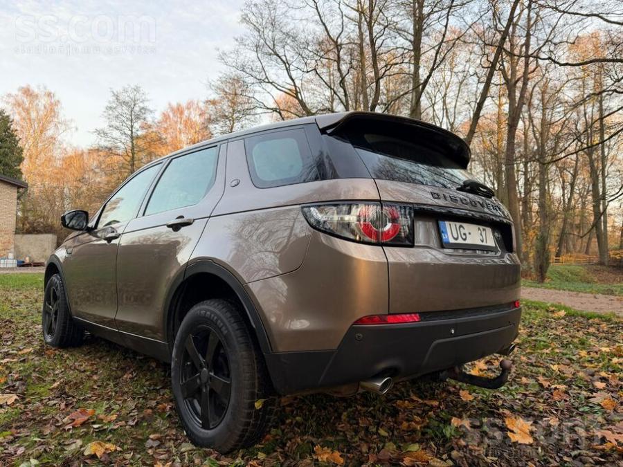 Brown Land Rover Discovery 2015 in Riga, with an engine capacity of 2.20 L and mileage of 186 thousand km for 8900 €, photo 5 on AUTOMOTO.COM.LV