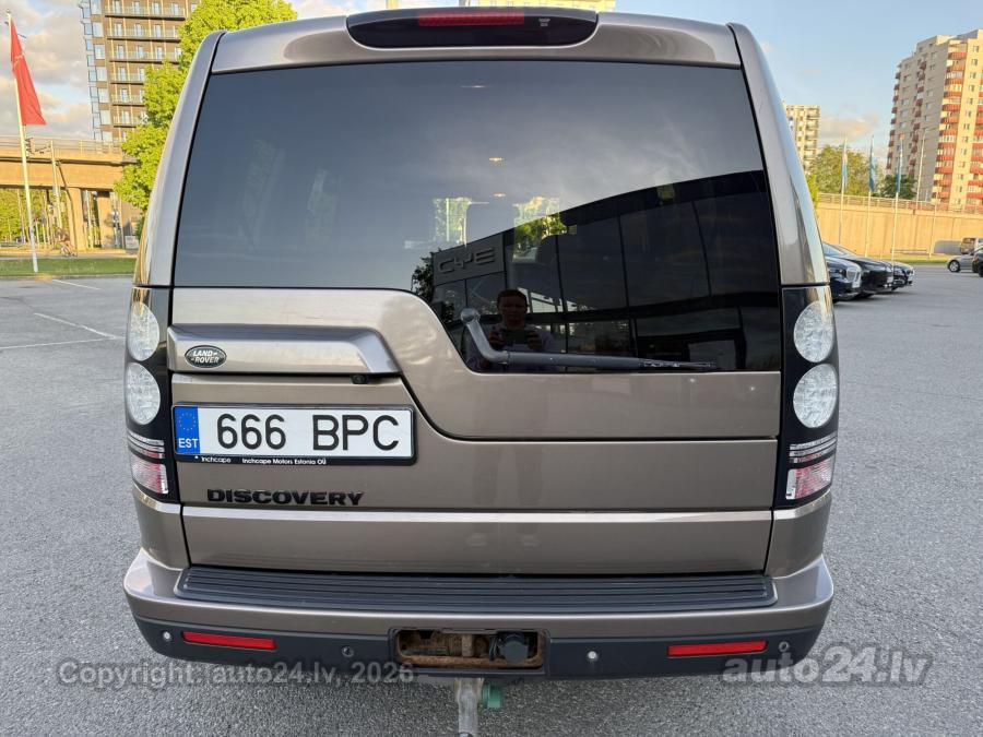 Brown Land Rover Discovery 2015 in Tallinn, with an engine capacity of 3.00 L and mileage of 240 thousand km for 12700 €, photo 6 on AUTOMOTO.COM.LV