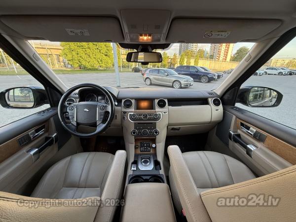 Land Rover Discovery 2015 in Tallinn on AUTOMOTO.COM.LV Brown Land Rover Discovery 2015 in Tallinn, with an engine capacity of 3.00 L and mileage of 240 thousand km for 12700 €, photo 9 on AUTOMOTO.COM.LV