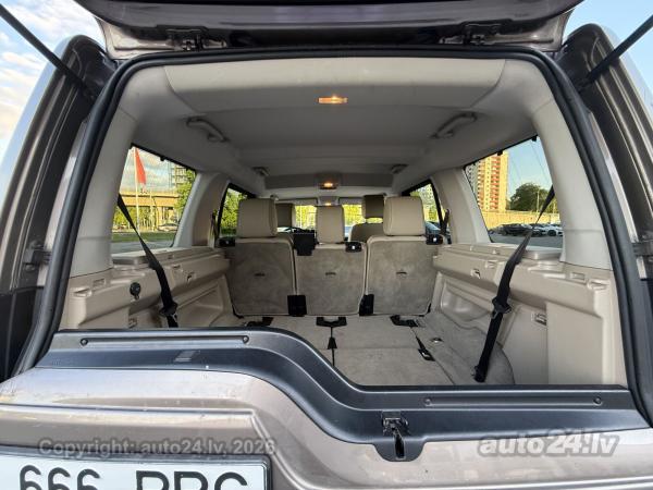 Land Rover Discovery 2015 in Tallinn on AUTOMOTO.COM.LV Brown Land Rover Discovery 2015 in Tallinn, with an engine capacity of 3.00 L and mileage of 240 thousand km for 12700 €, photo 11 on AUTOMOTO.COM.LV