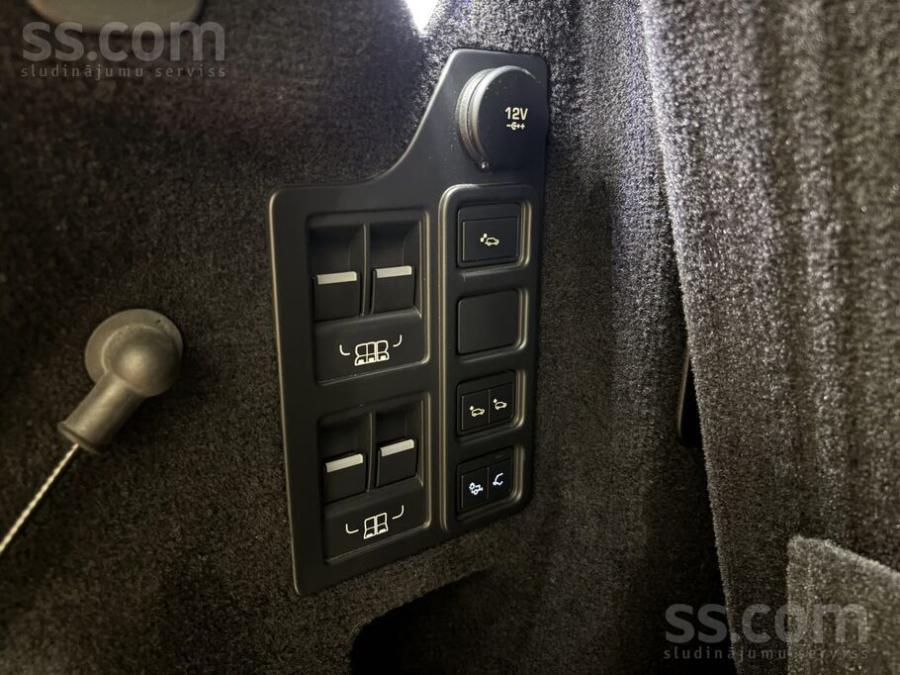 Brūns Land Rover Discovery 2019 Rīga, ar dzinēja tilpumu 3.00 L un nobraukumu 207 tūkst. km par 21500 €, foto 34 vietnē AUTOMOTO.COM.LV