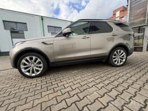 Brown Land Rover Discovery 2021 in Riga, with an engine capacity of 3.00 L and mileage of 85 thousand km for 36950 €, photo 4 on AUTOMOTO.COM.LV