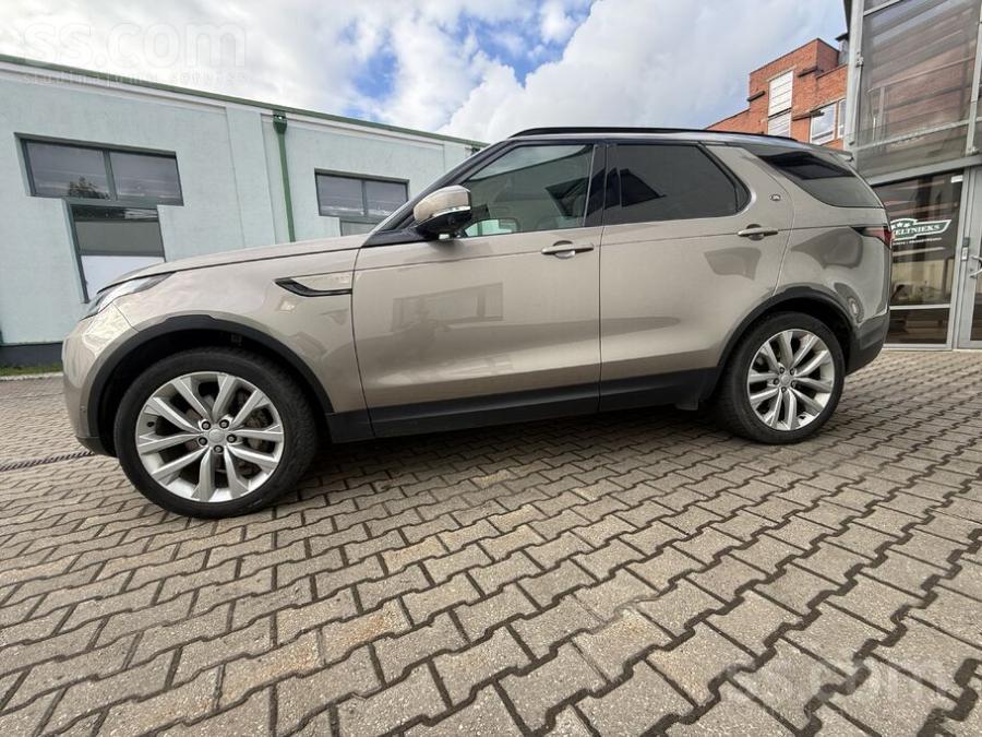 Brown Land Rover Discovery 2021 in Riga, with an engine capacity of 3.00 L and mileage of 85 thousand km for 36950 €, photo 4 on AUTOMOTO.COM.LV