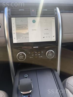 Brown Land Rover Discovery 2021 in Riga, with an engine capacity of 3.00 L and mileage of 85 thousand km for 36950 €, photo 14 on AUTOMOTO.COM.LV