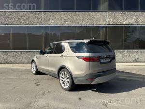 Brown Land Rover Discovery 2021 in Riga, with an engine capacity of 3.00 L and mileage of 130 thousand km for 29990 €, photo 4 on AUTOMOTO.COM.LV